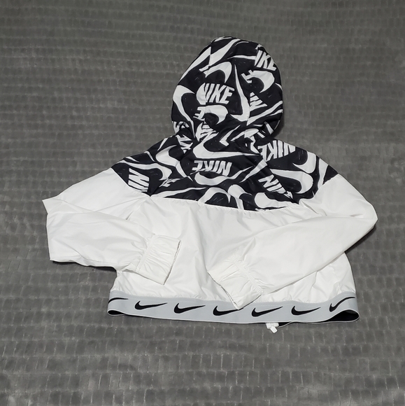 Nike | Jackets & Coats | Nike Marker Logo Windrunner Girls Jacket ...